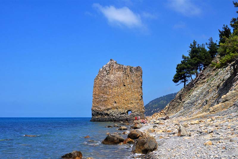 10 Most Famous Sea Stacks Around the World - Depth World